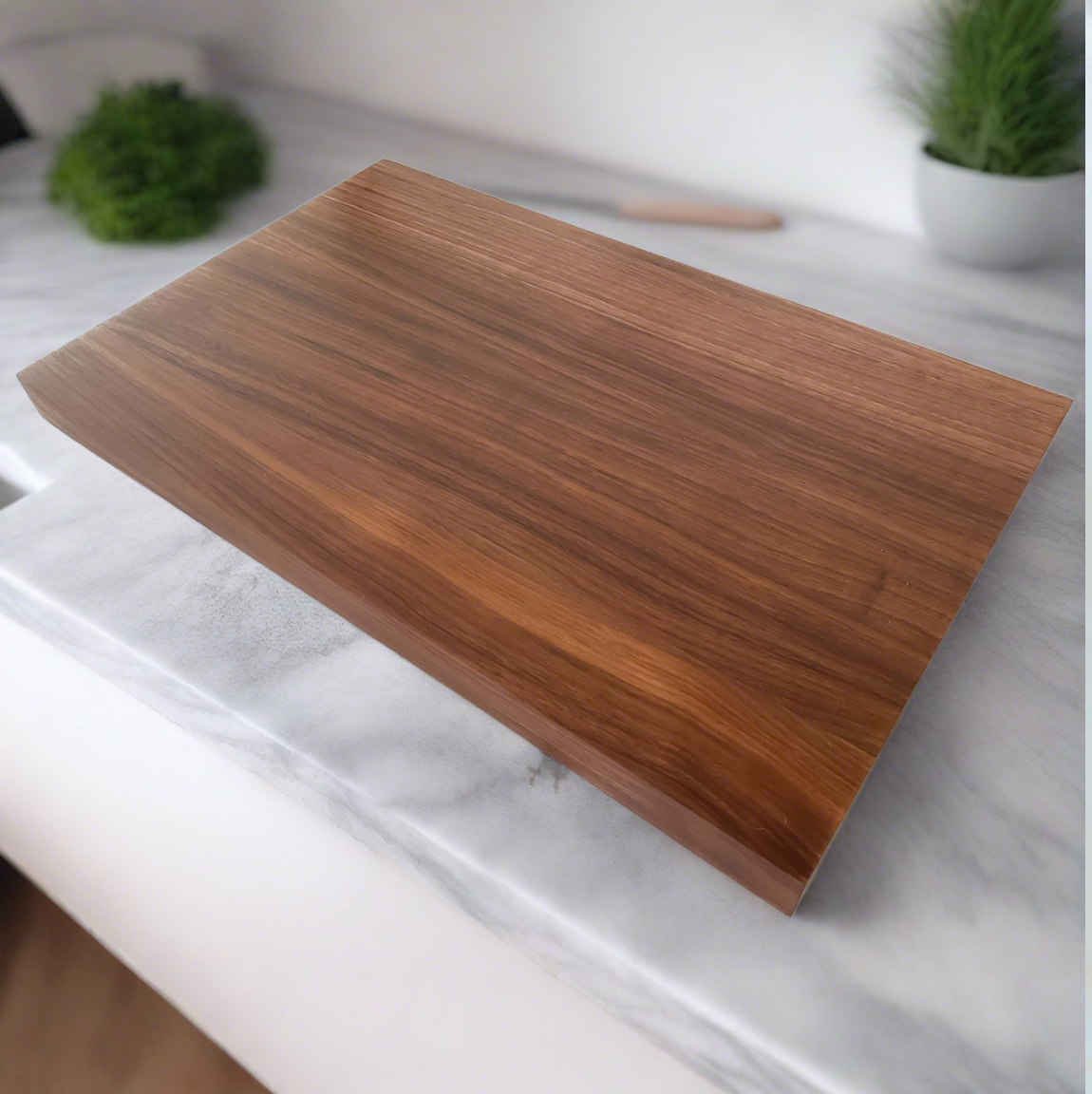 Walnut Edge Grain Cutting Board "The Roxborough"